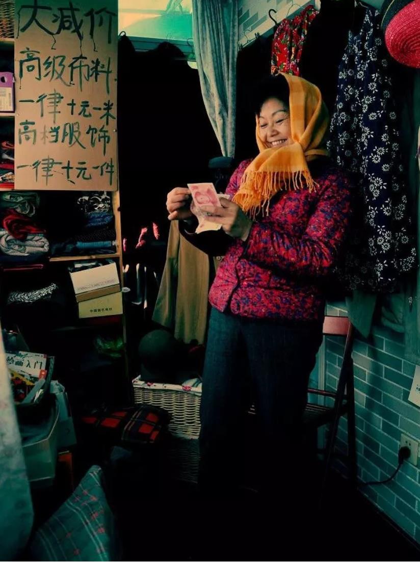 百变人生：自拍世界里的喜怒哀乐|"Selfie lady" Liu Yao - top news - 新湖南